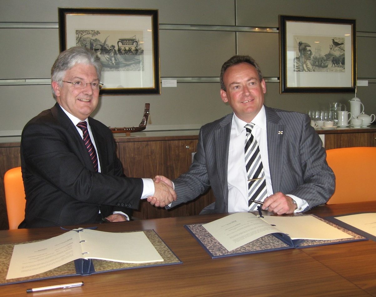 Revenue Minister Peter Dunne and Lyndon Trott, Chief Minister of ...