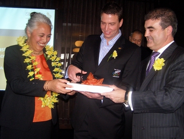 With NZ Olympic Ambassador Danyon Loader and Statistics Minister ...